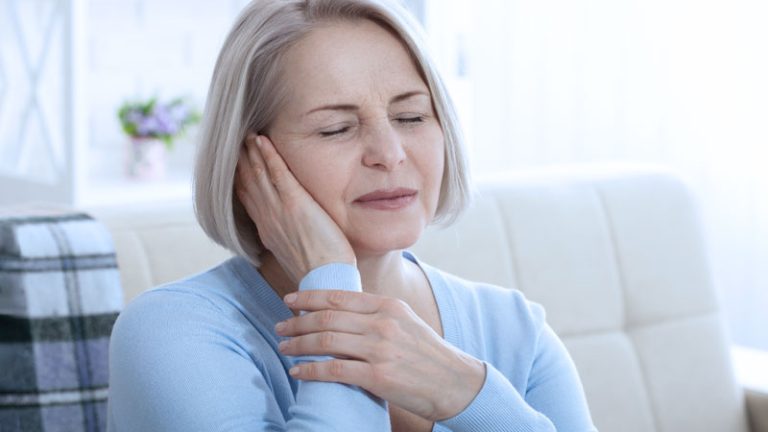 Shingles (Herpes Zoster): Causes, Symptoms, and Treatment